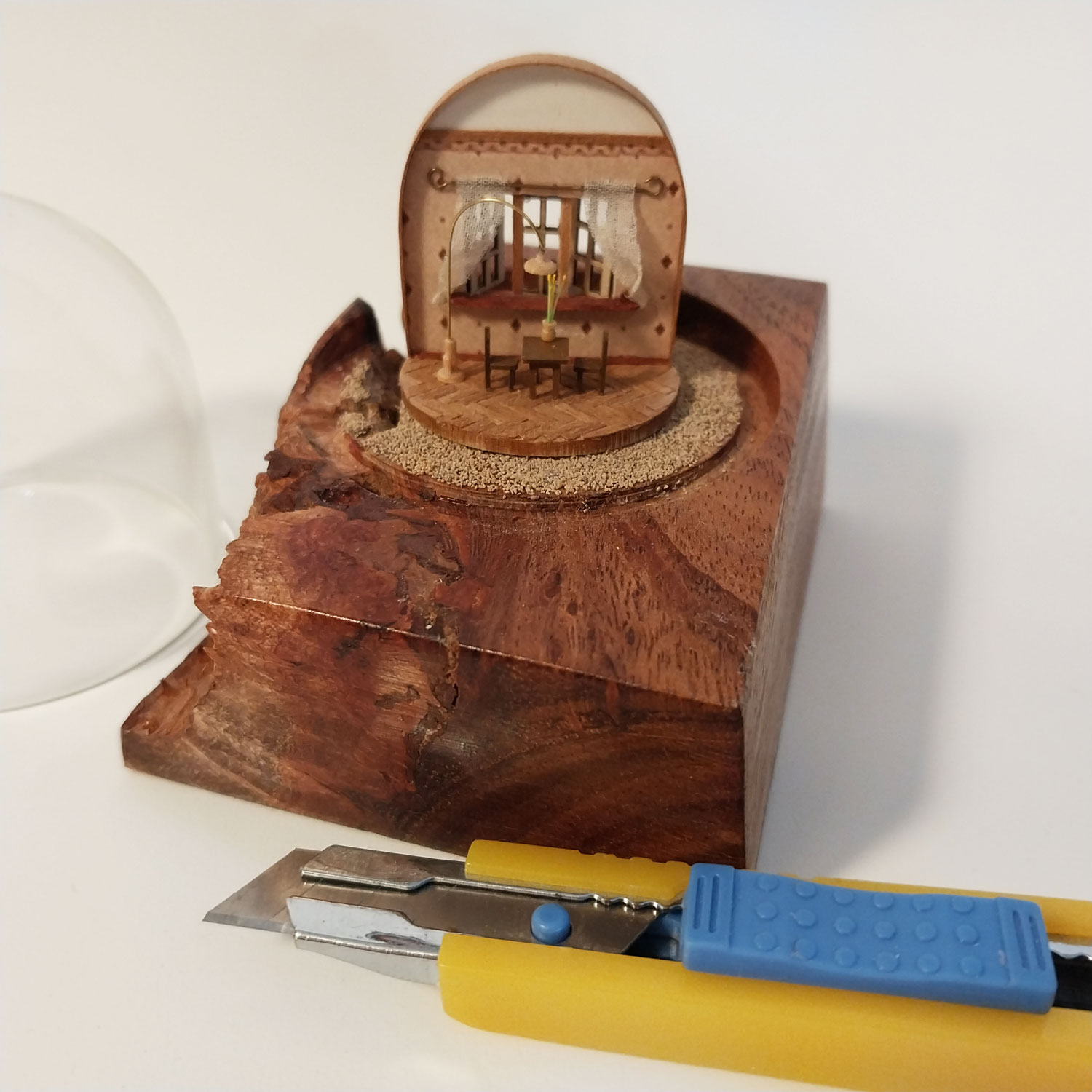MicroMinis Challenge #1 - Inside/Outside Vignette